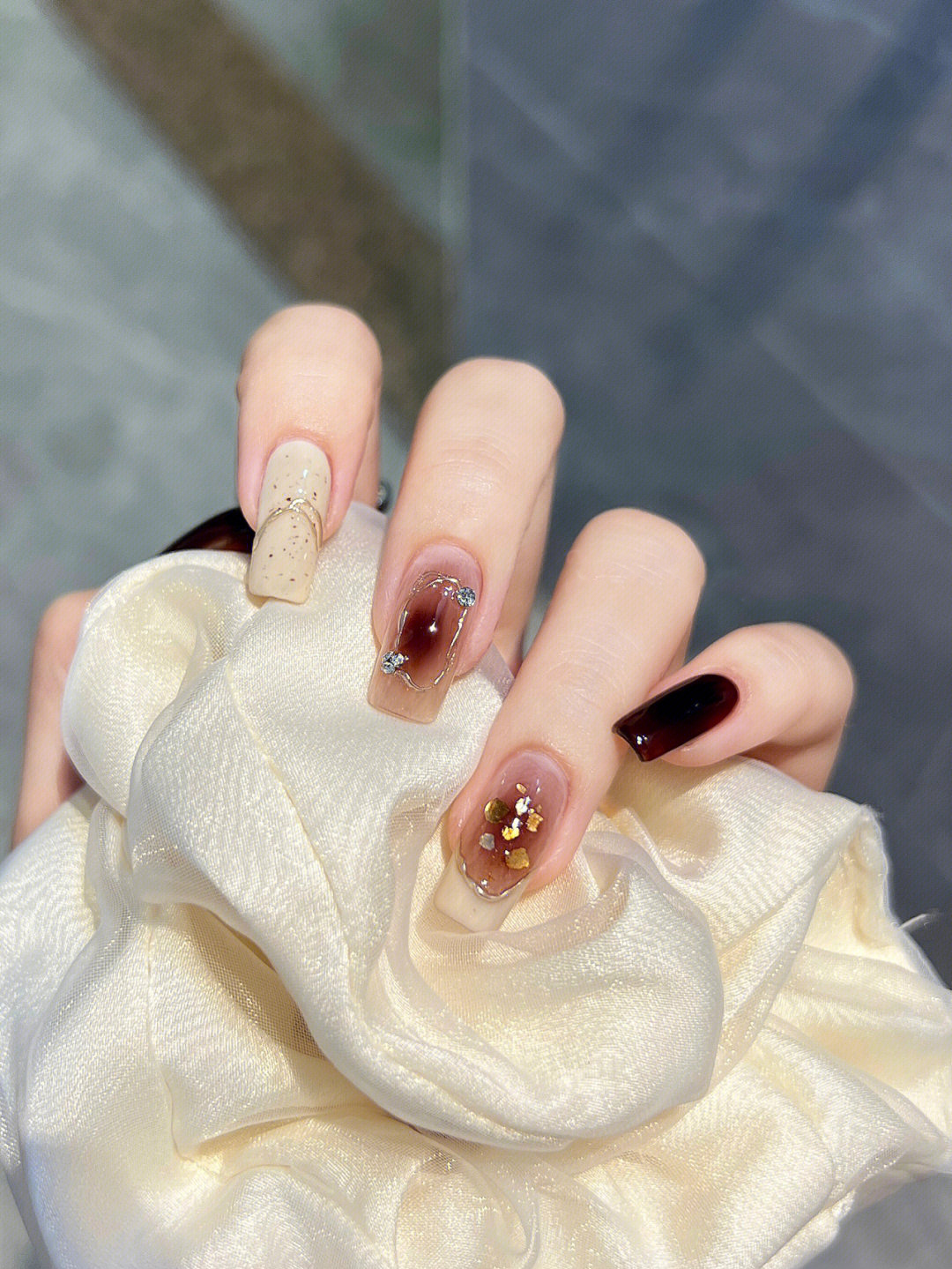 Amber magic mirror smashed manicure, super white temperament - iNEWS