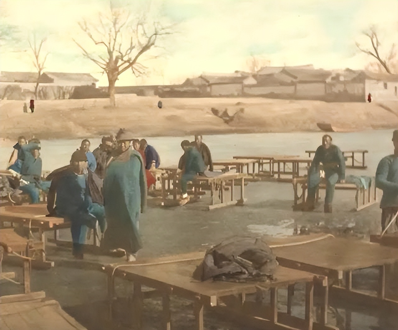 Real old photos: Coolies eat more delicious food, Zhuangyong is thinner ...