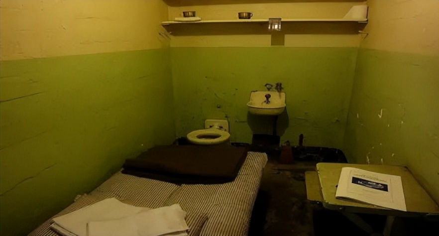 The Alcatraz Mystery: Three prisoners escaped from the world's top ...