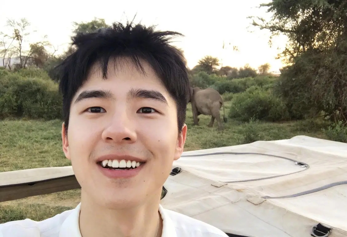 Liu Haoran's selfies attract fans' attention, high-quality idols are beginning to grow, and he ...