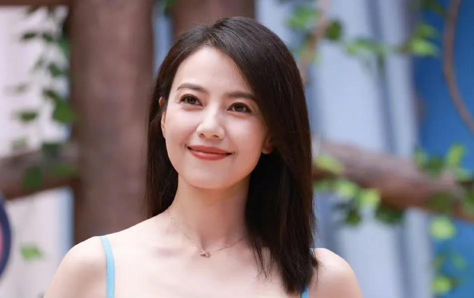 Gao Yuanyuan's blue skirt Yu Shuxin Ling Miaomiao's modeling Yang Chaoyue Braised pork Yang Ying ...