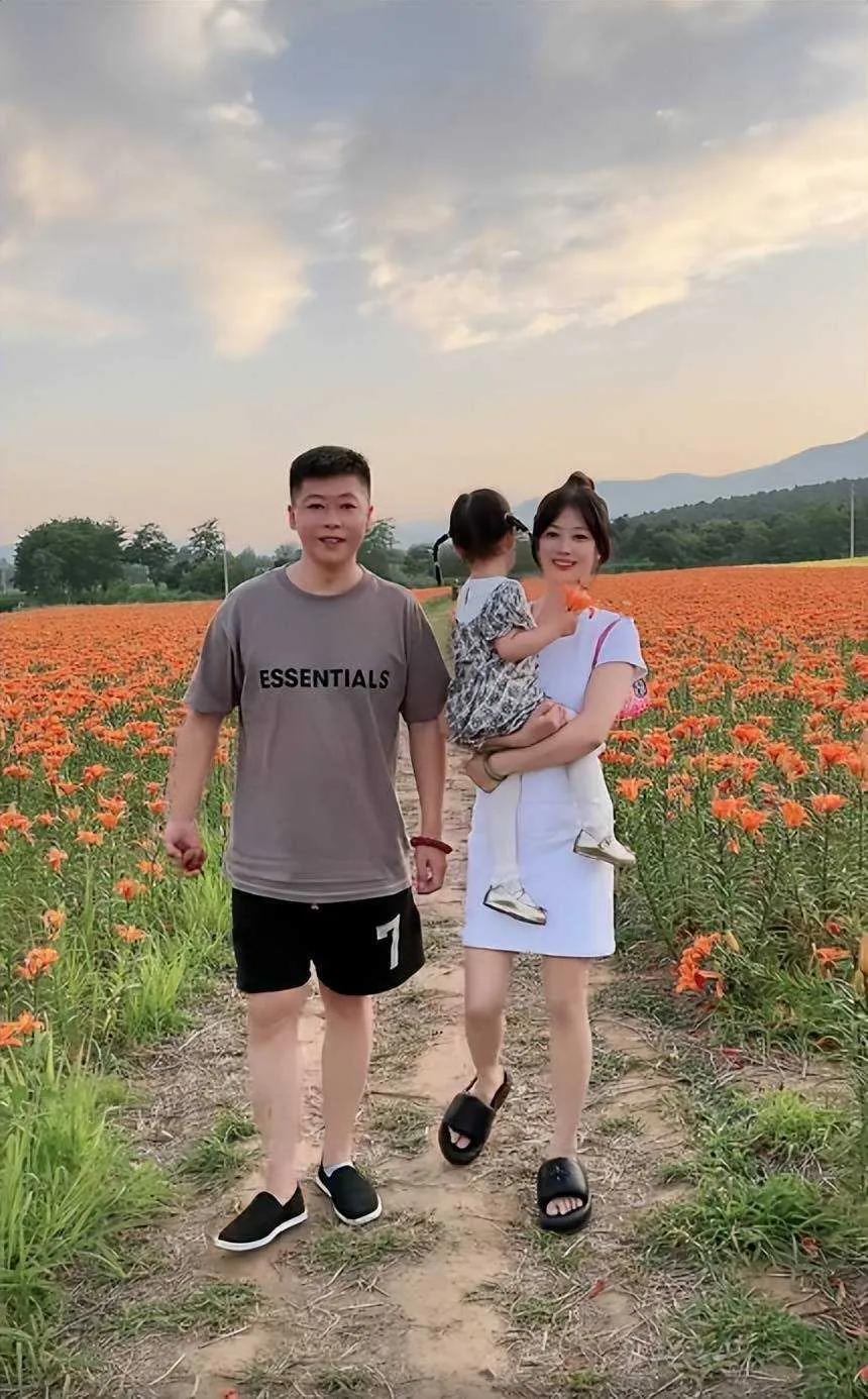 After leaving Zhao Benshan and settled in the countryside, 38-year-old Xie Yongqiang rarely ...