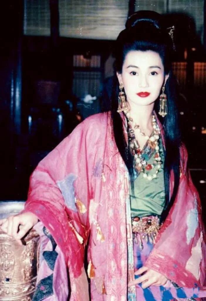 Stills of Zhang Manyu - iNEWS