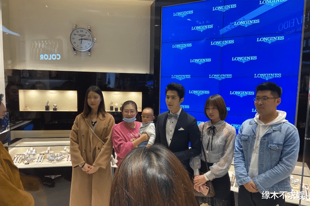 What does 181cm Chen Xuedong look like in reality?Seeing the picture ...