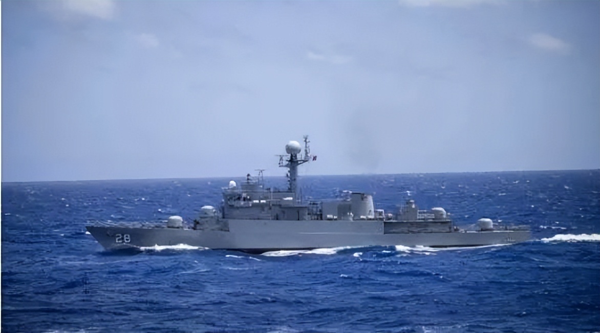 2 sailors were burned!"Huantai" military performance... - iNEWS