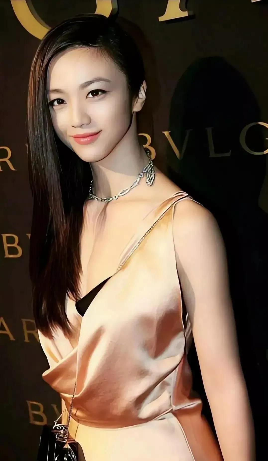 Share pictures - temperamental beauty Tang Wei - iNEWS