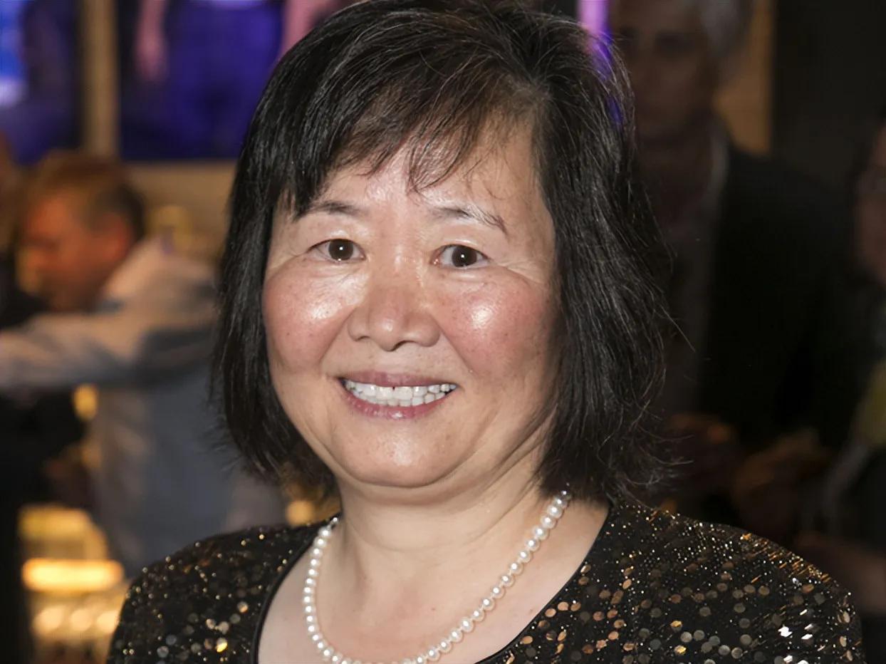 We remember the name Wang Shuping, she should be recorded in history ...