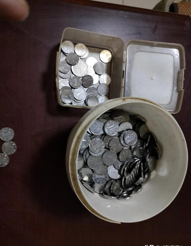 Collection of orchid one-cent coins Aluminum coins from 1999 to 2003 ...