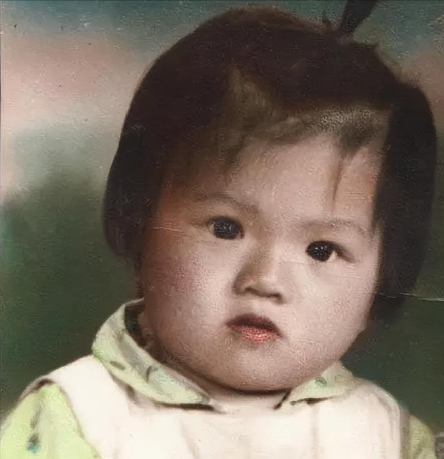 After Ju Ping divorced her ex-husband, a shoemaker, she married a ...