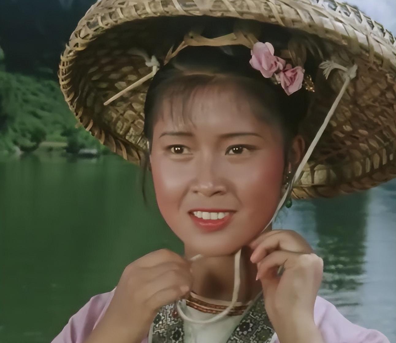 Huang Wanqiu became famous for playing the role of "Sanjie Liu". Huang ...