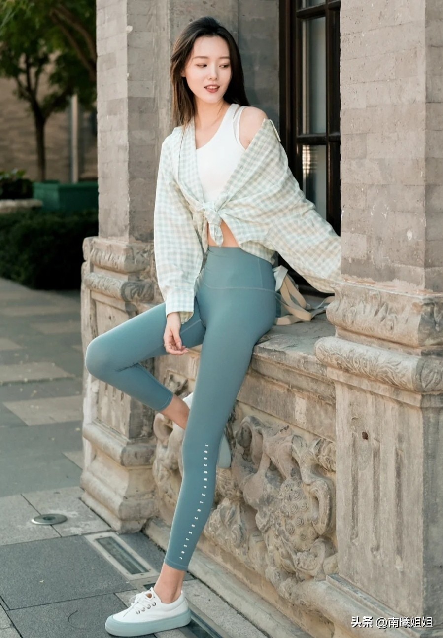 "Missing bottoms" is out of fashion this fall!It is really fashionable ...