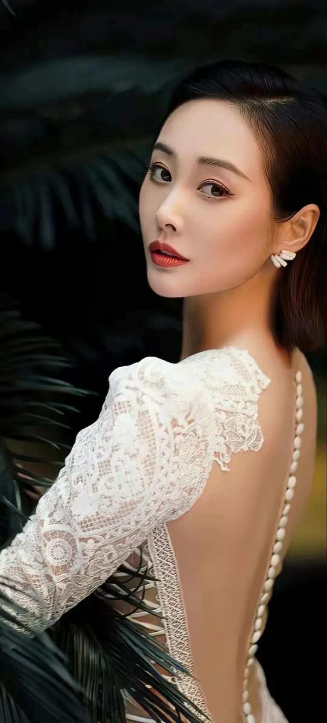 Li Chun & Li Qin stunning beauty - iMedia