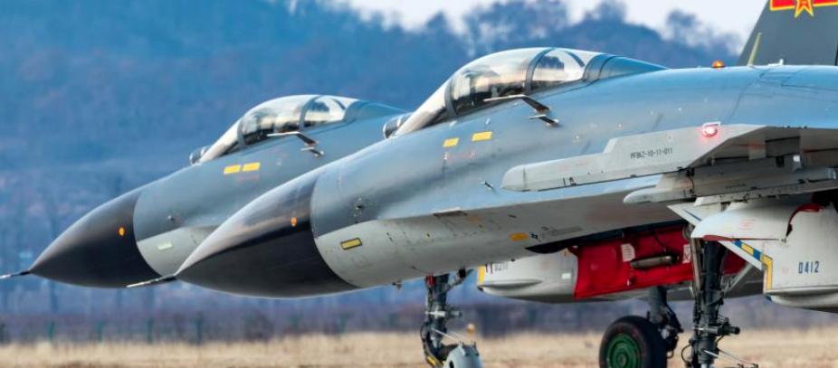 The J-15D "Roaring Shark" carrier-based aircraft is coming, and the ...