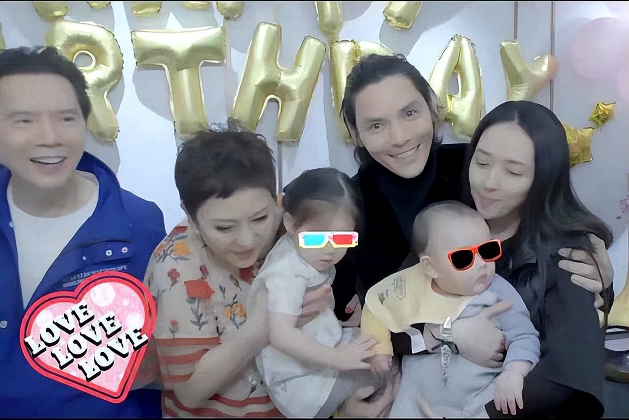 Xiang Tai posted a family portrait on her 63rd birthday, Xiang Zuo and ...