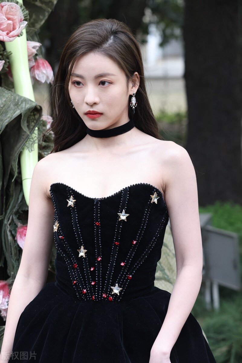 Sun Rui's tube top dress - iMedia