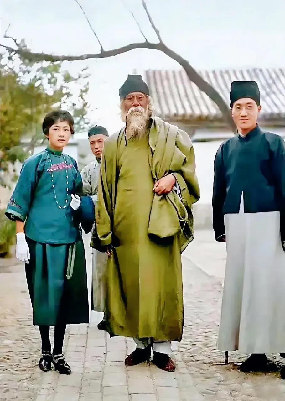 In 24 years, a group photo of Lin Huiyin and others, no wonder Xu Zhimo ...