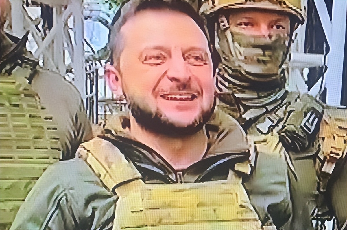 Butcha's "Dead Man Defrauding Corpse", took pictures to prove that he ...