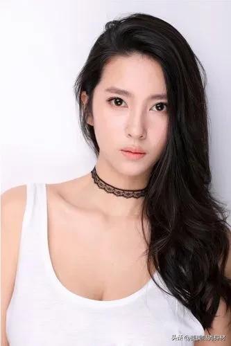 Sexy model Zhong Luchun dumped Wang Sicong and married Liu Xiaoyu. People with average looks and ...