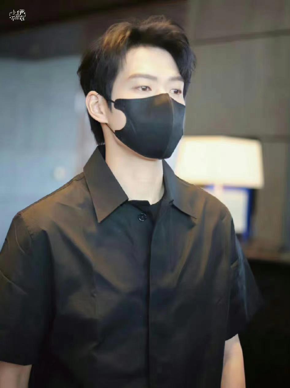 Wei Daxun told young actors a truth, actors must rely on their works to ...