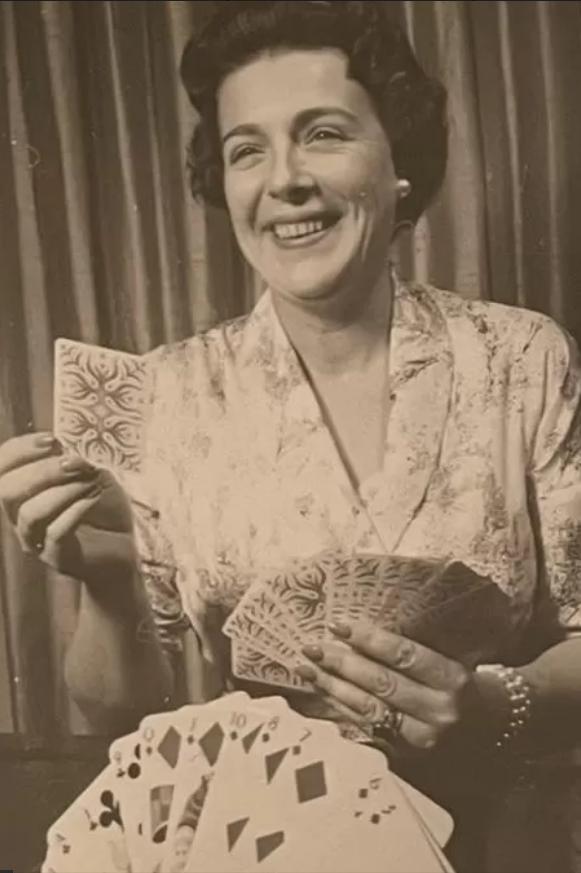 From dazzling socialite to serene nun: the extraordinary story of an ...