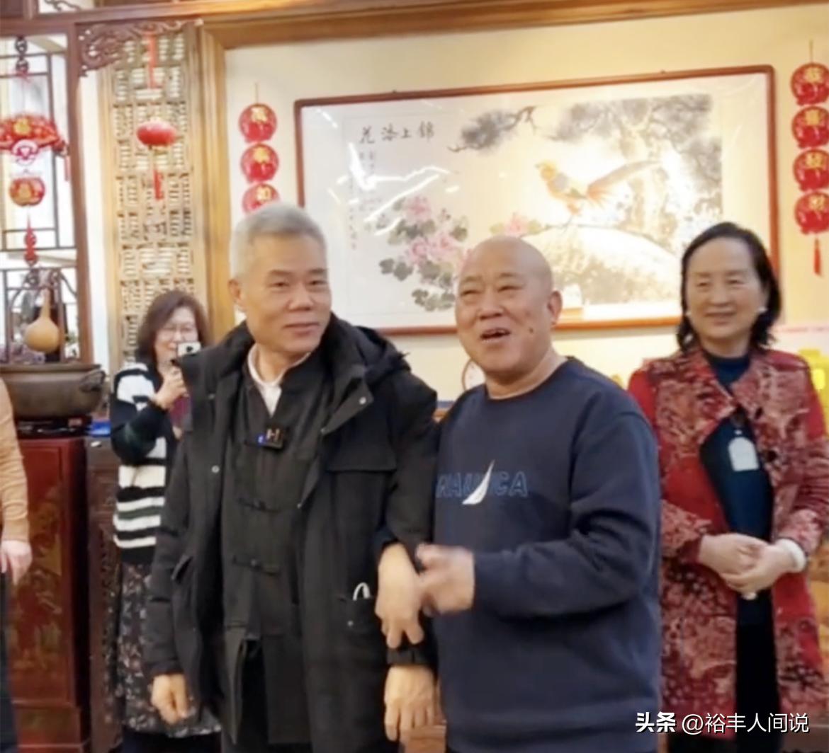 Sima Nan and the old opera bone are so happy to have a party! 72-year ...