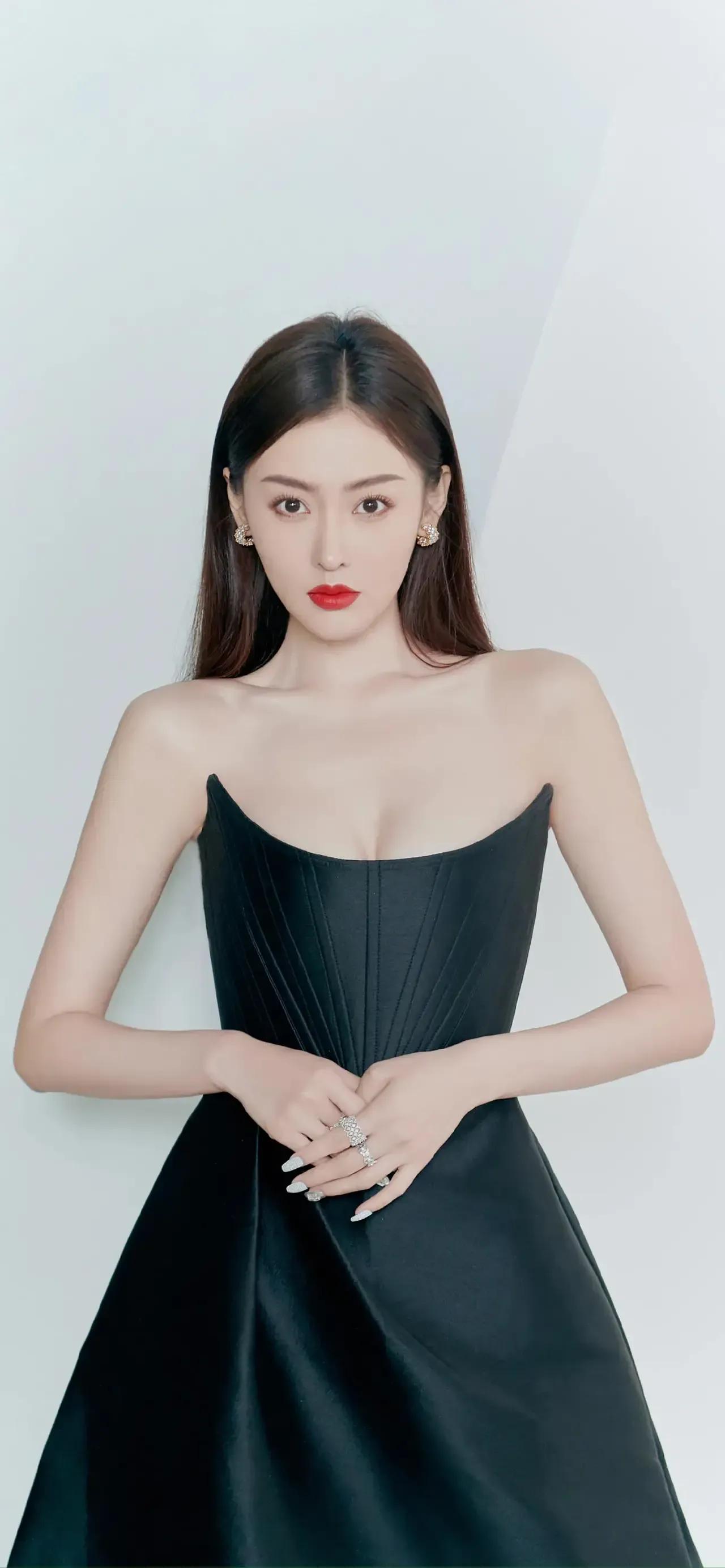 Zhang Tian likes figure - iNEWS