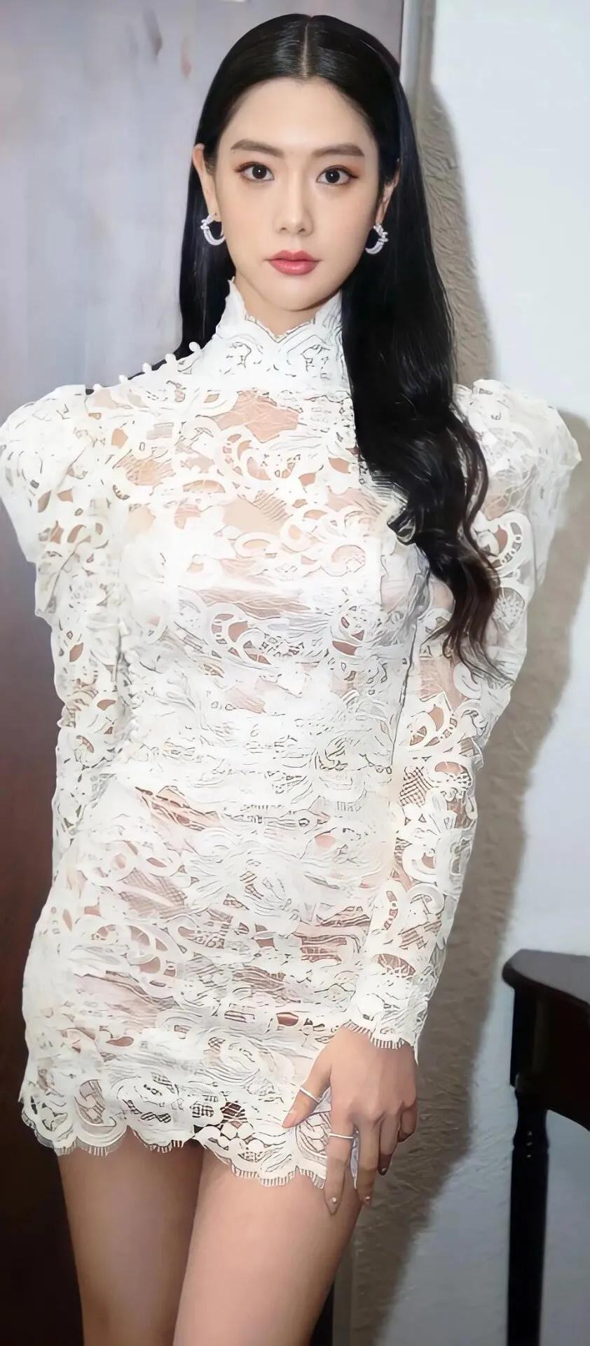 Lee Sung Min (CLARA LEE, Clara) - iNEWS