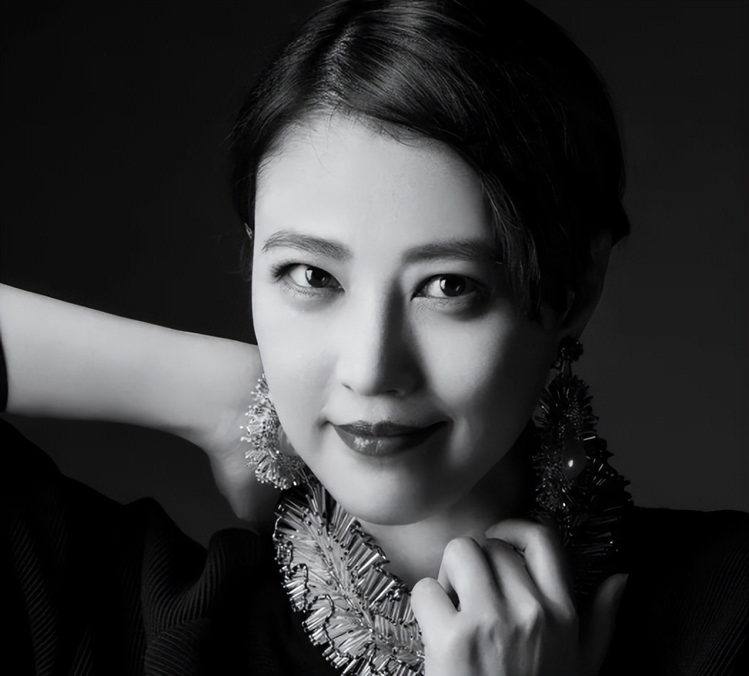 After 34 years of divorce, looking at the respective situations of Zhou ...