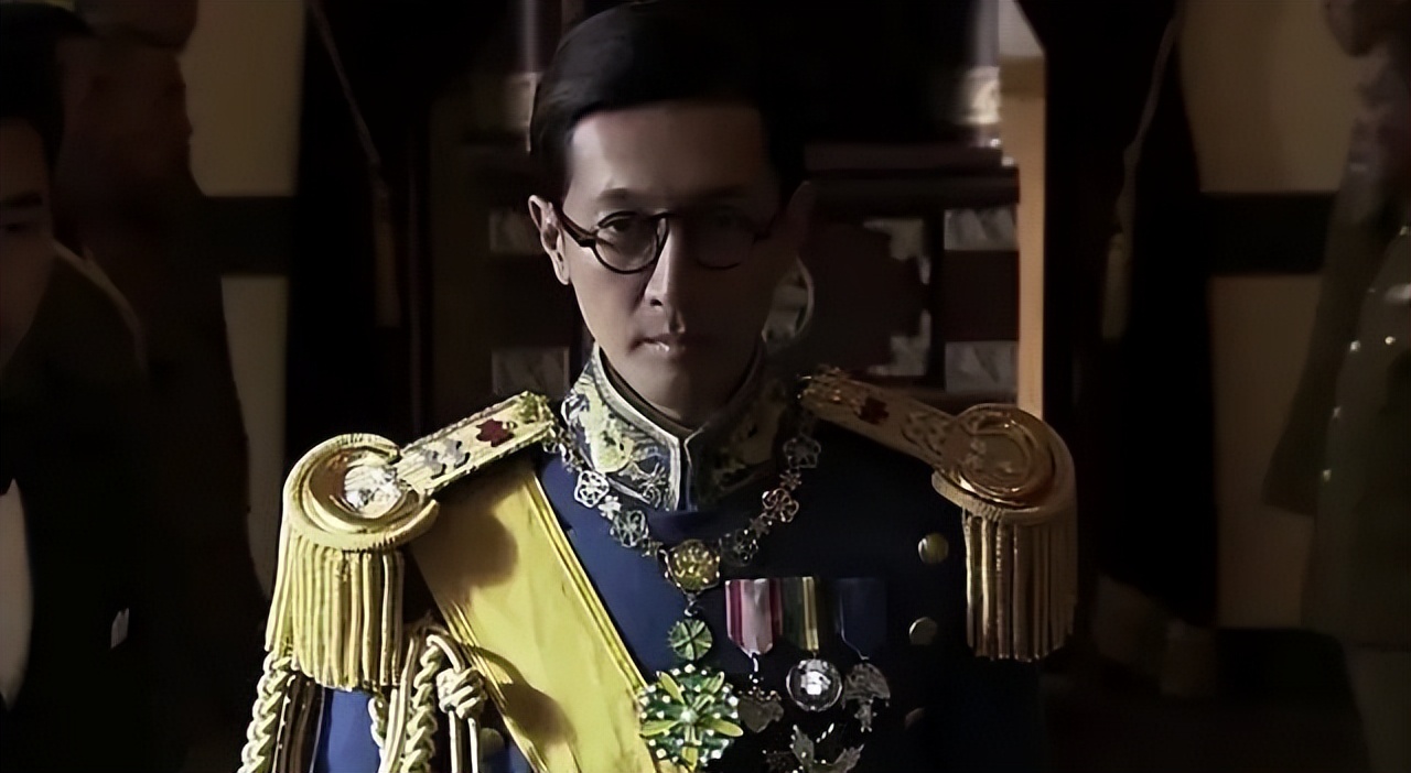 Pu Yi: From Emperor to Common Man, a Story of Collision between ...