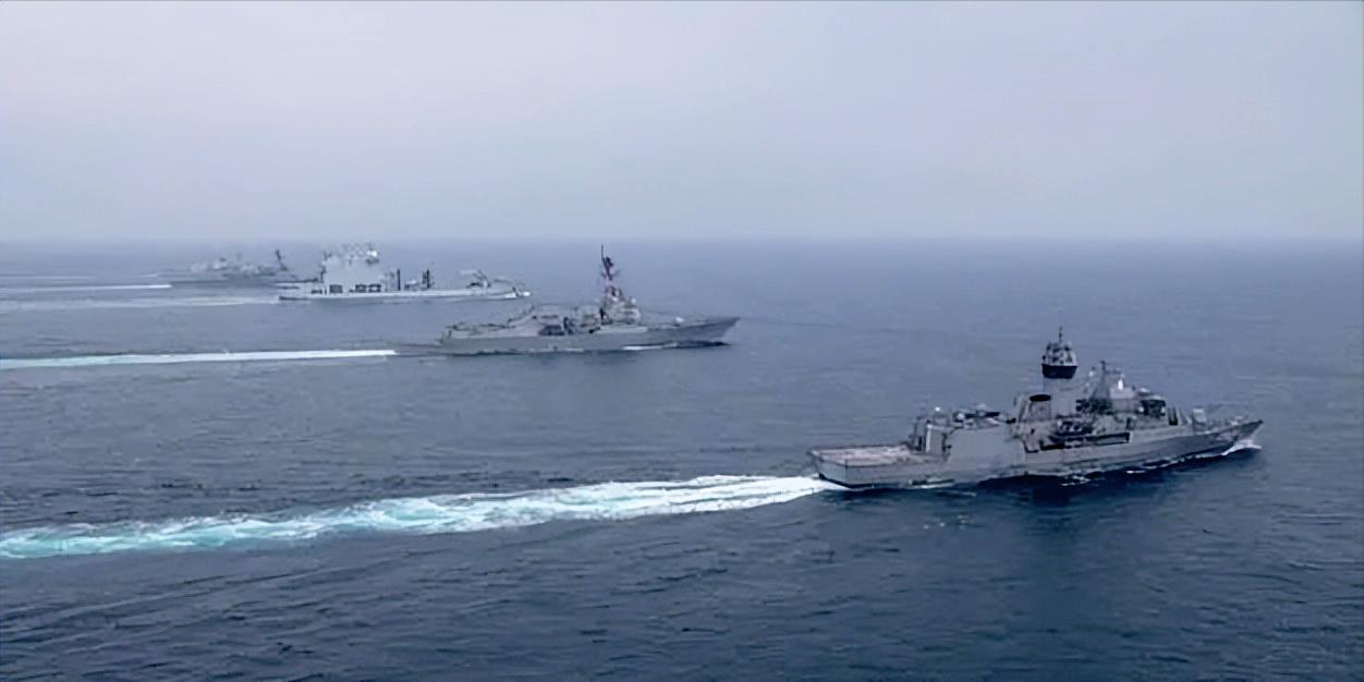 China's 052C four-ship formation forcibly entered the US and Japanese ...