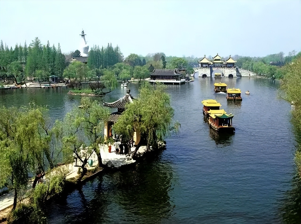 Is Yangzhou on the north side of the Yangtze River a city in the south ...