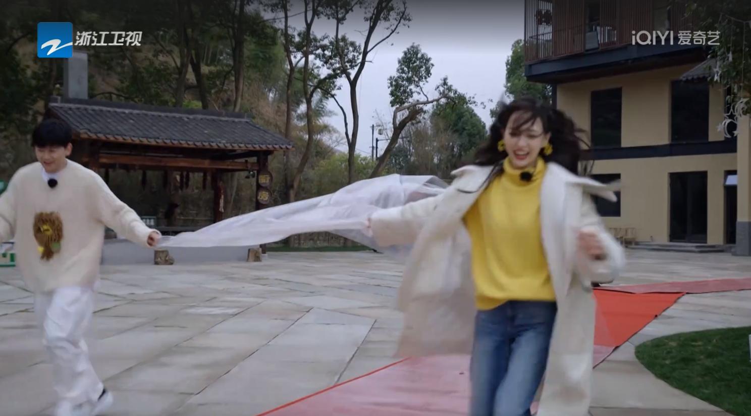 Using rap to introduce herself, talking about talk shows, and imitating ...