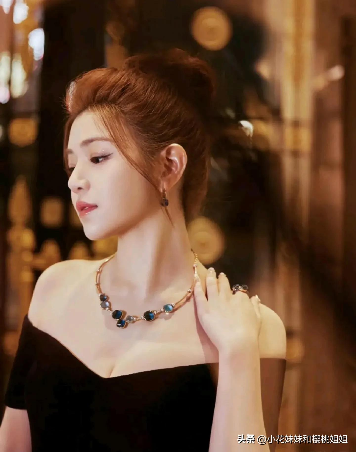 The baby-faced Chen Xiyan is too anti-aging, the ball head with black dress is noble and cute ...