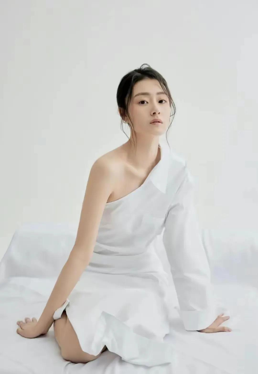 Leung Song Ching is so beautiful - iMedia