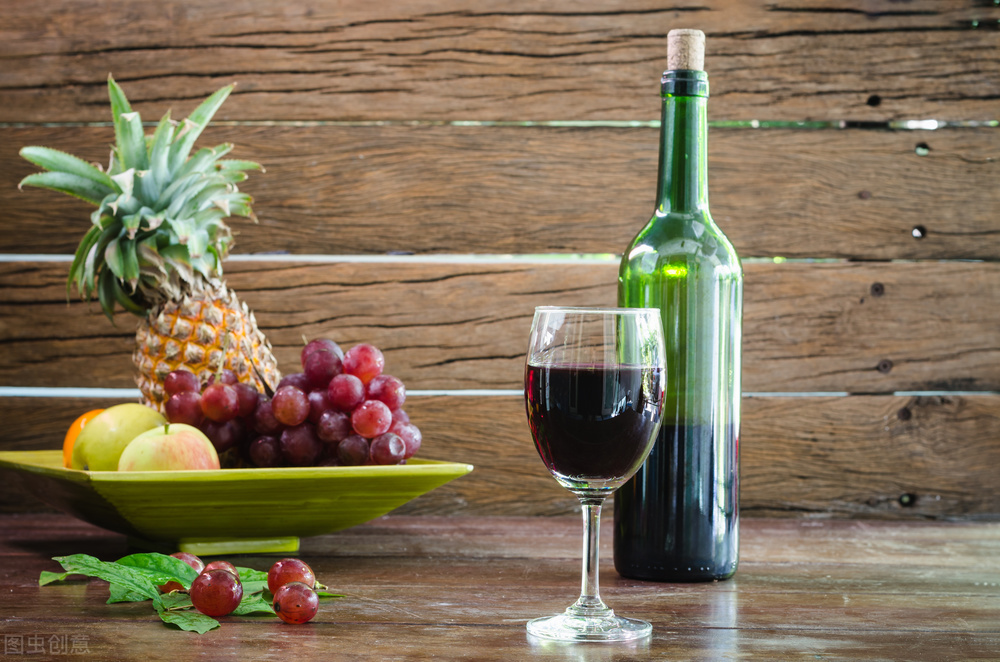 What is the difference between distilled wine and fermented wine? - iNEWS
