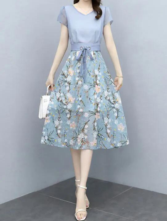 Delicate and elegant ladylike dress - iNEWS