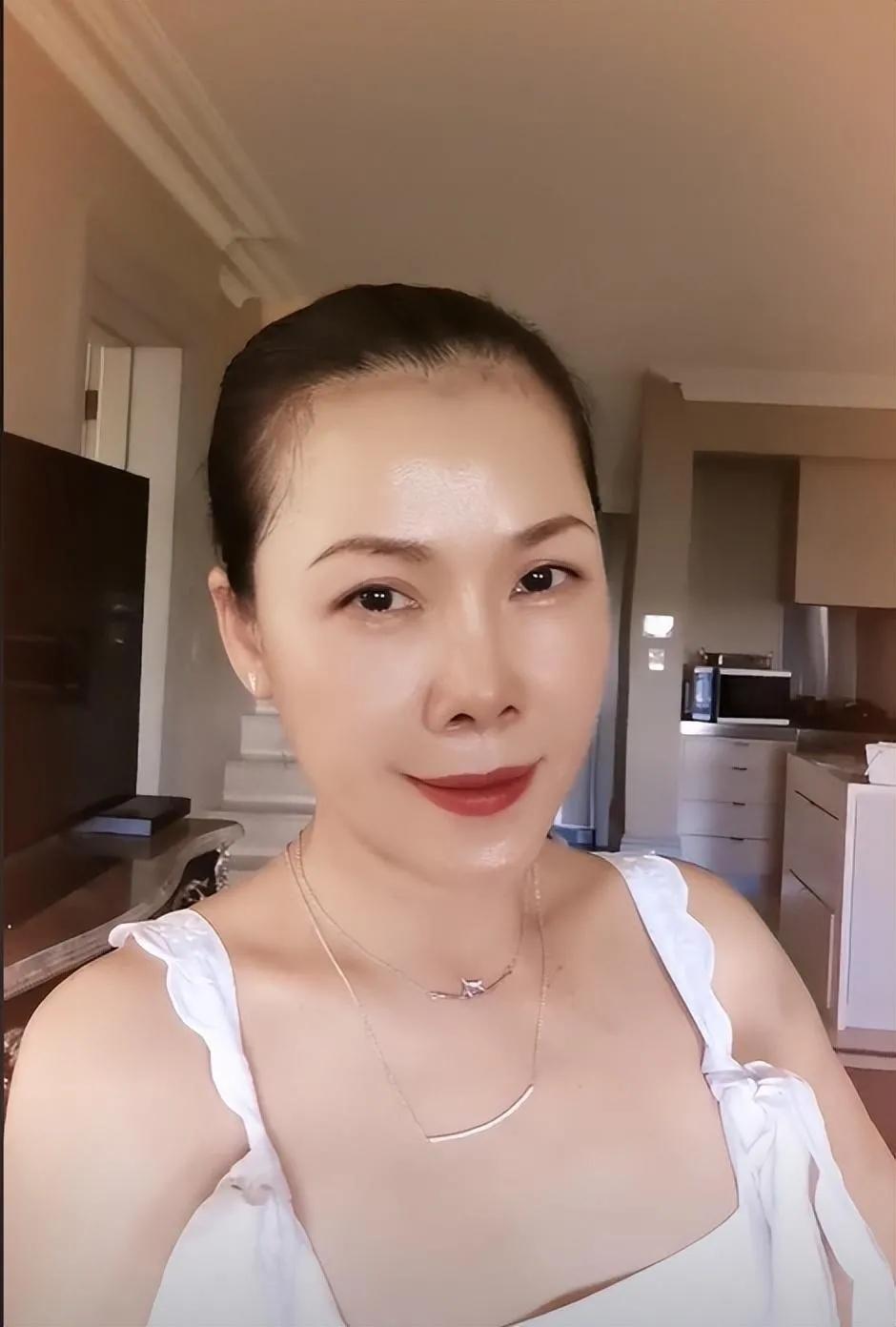 Famous female singer: Tian Zhen shares his comfortable life abroad - iNEWS