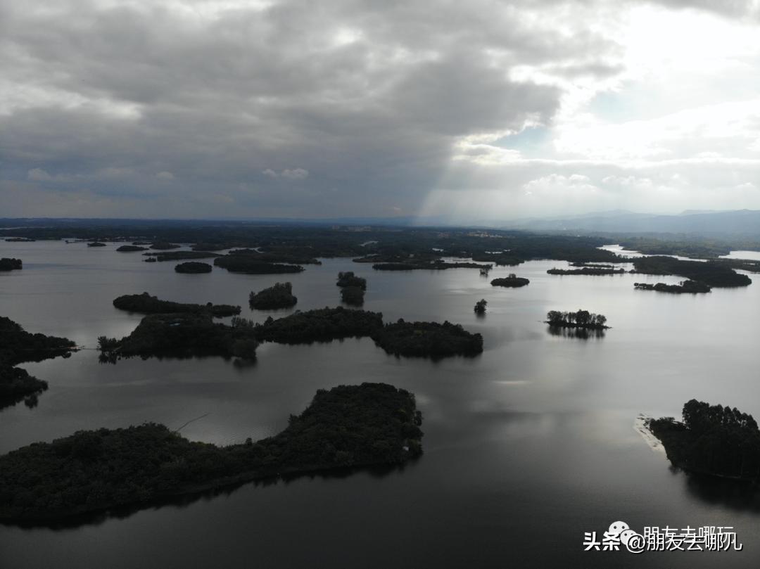 Known as the Qiandao Lake in Chengdu, overlooking Sancha Lake turned ...