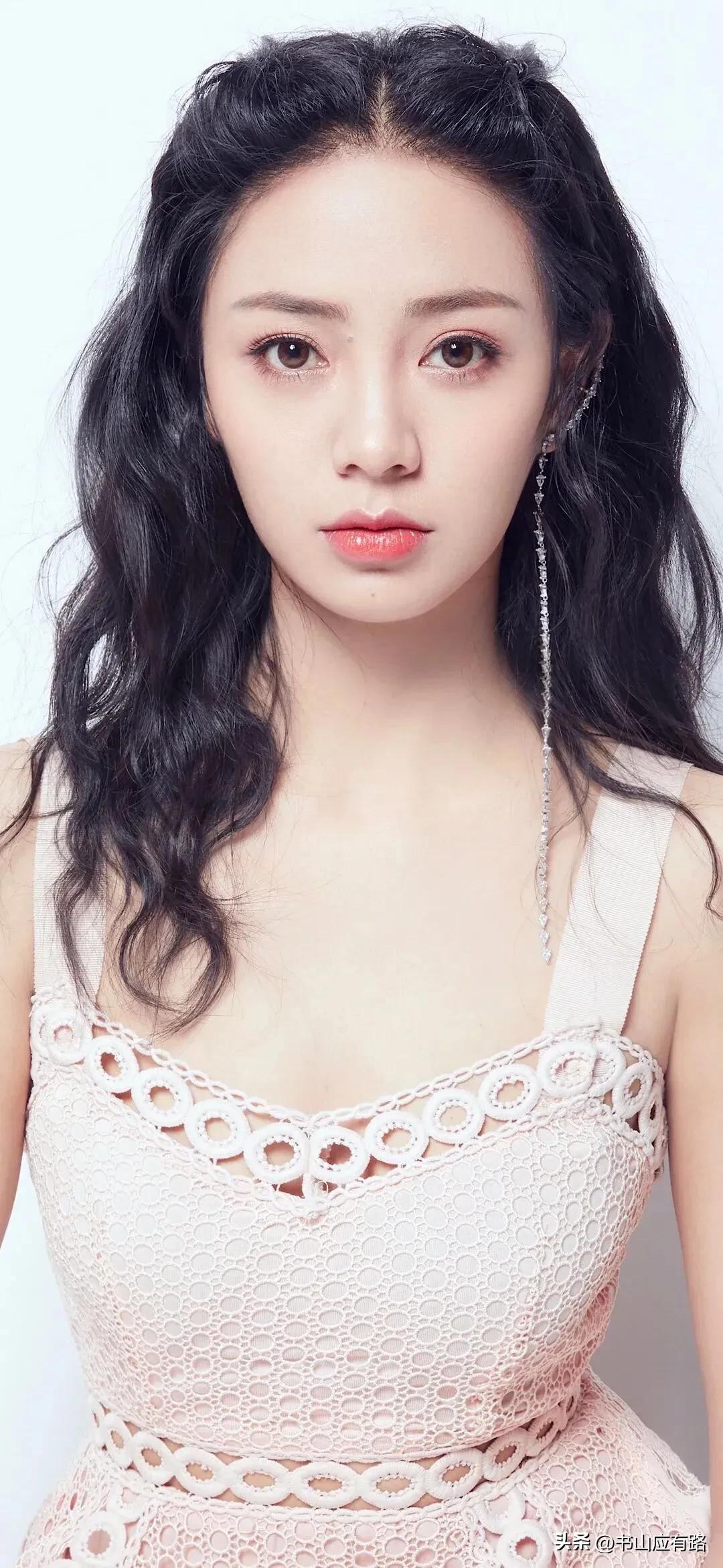 Xie Keyin: Glamorous Photo - iNEWS