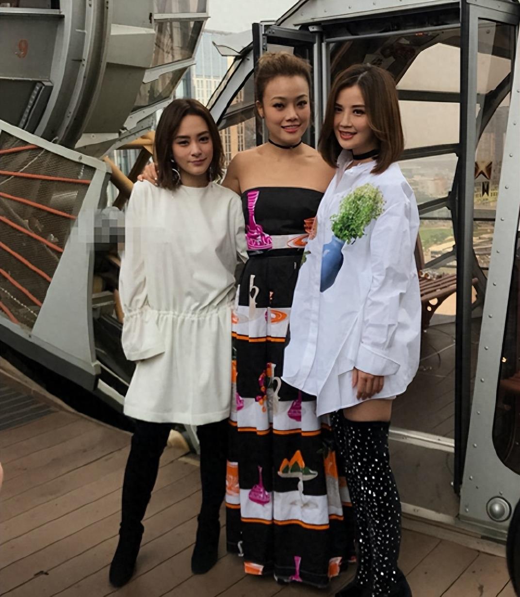 These actresses are only 1.5 meters tall? If you're not tall enough ...