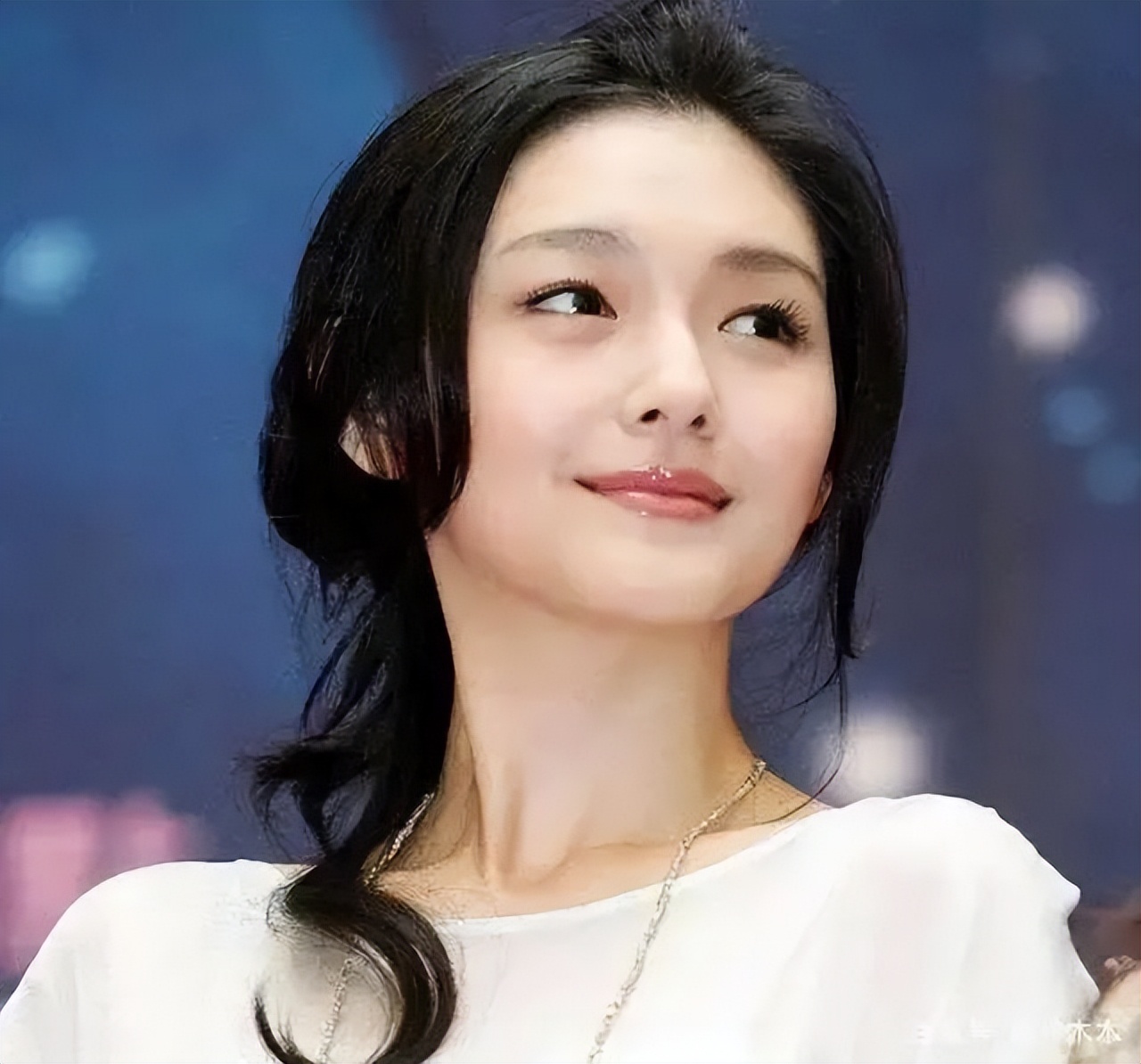 Bald headed Junye received the advertisement, which brought 3 major ...