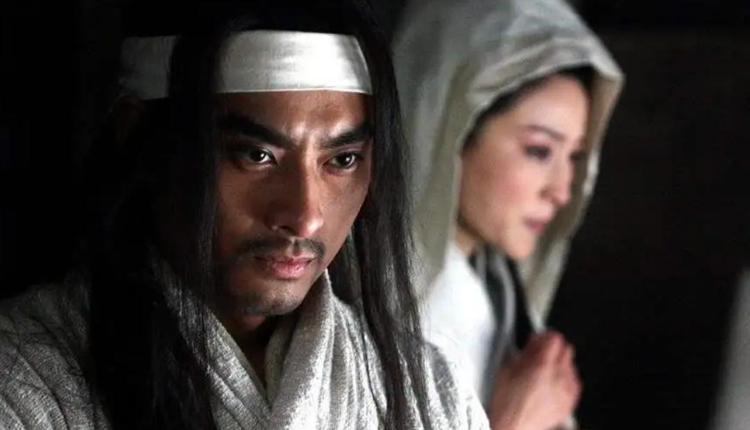 There are 3 heroes on Liangshan. Lin Chong doesn't want to provoke them ...