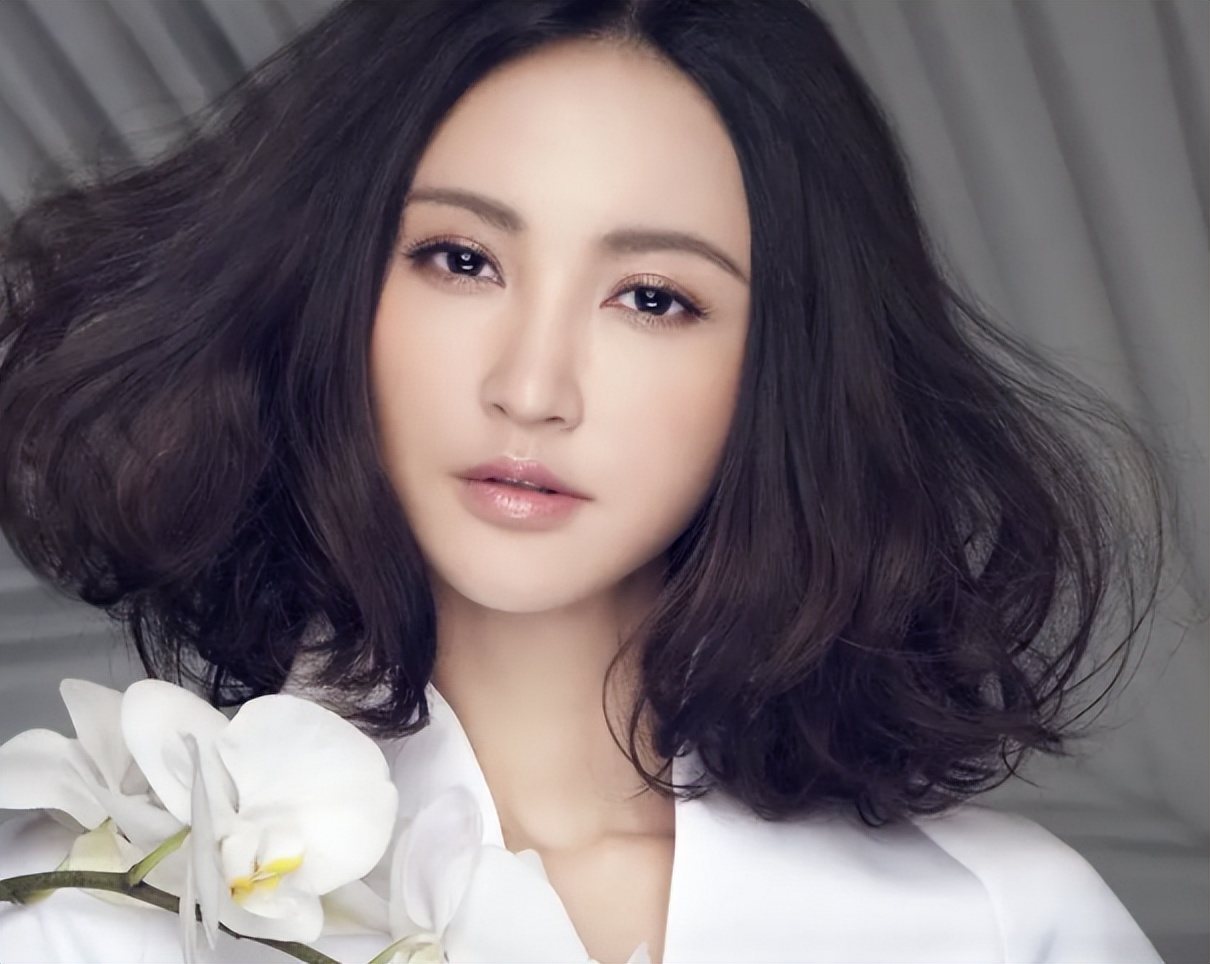 Zhang Xinyi: After experiencing 3 relationships and 2 marriages, she ...