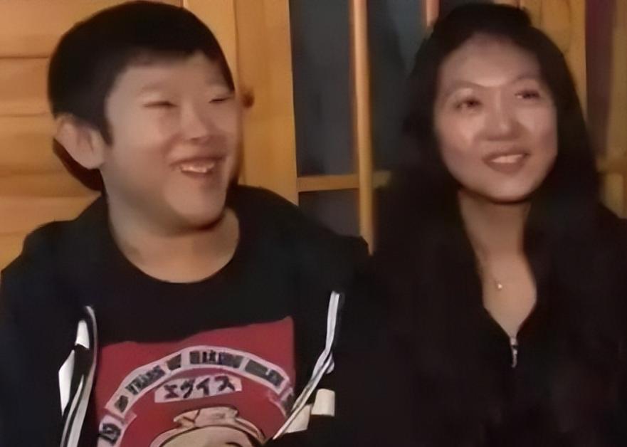 Hou Xiang: He stopped developing at the age of 9, and he can only act ...