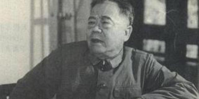 A soldier captured a big shot of the enemy alive, but was criticized by ...