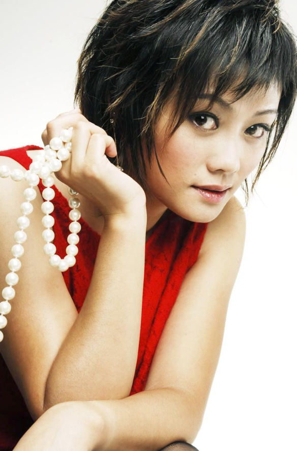 Singer He Jing: Divorced after three months of first marriage, her ...
