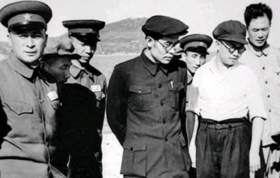 Gao Gang was in charge of the Northeast Bureau and proposed to reuse ...