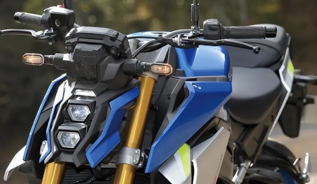 Suzuki's new 700 middleweight street bike revealed - iNEWS