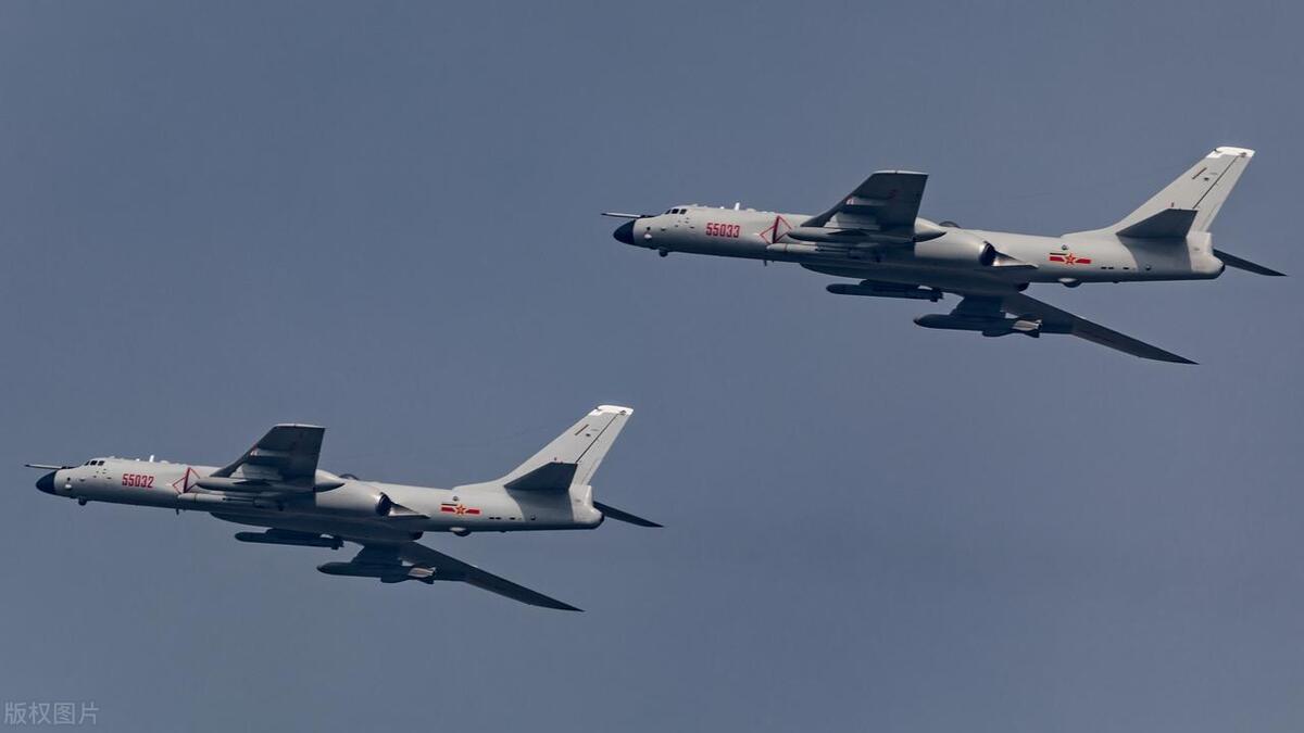 "Chinese Air Force: Number One in Asia, Overlord of Fighters!" - iNEWS
