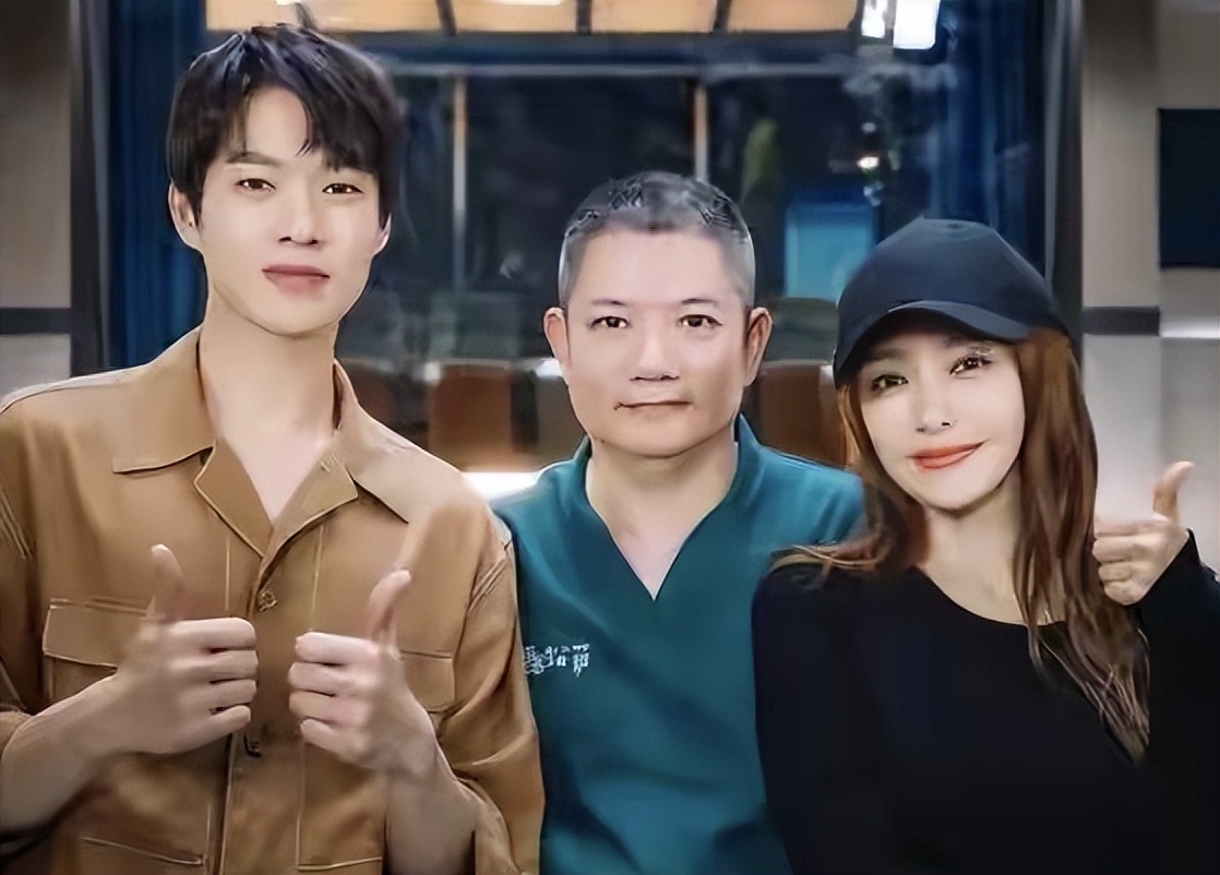 Two love melons in one night: Wei Daxun and Qin Lan met by chance on a date, Zhang Chao hugged ...